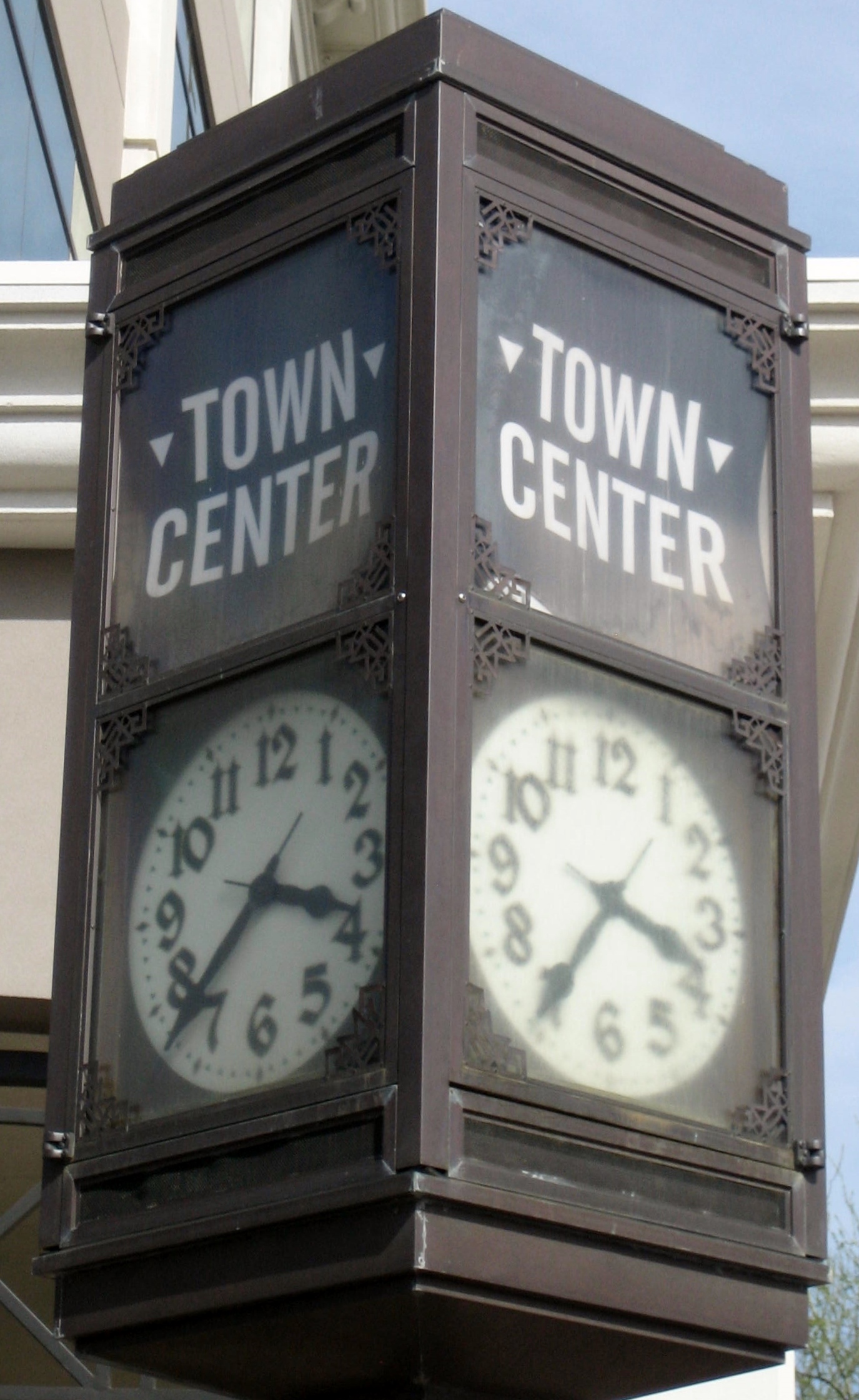 Town Center Clock in Mesa, AZ | Rubber Tramp Artist